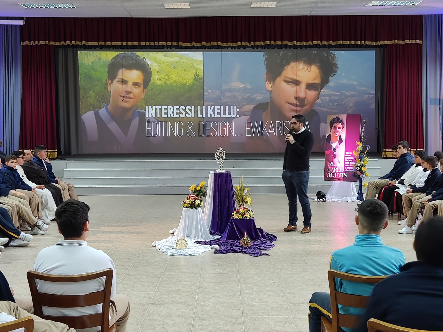 Prayers around the Relic of the Blessed Carlo Acutis – St Michael School